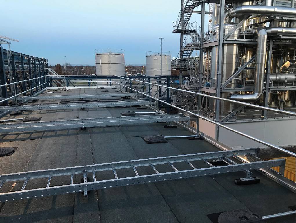 Kee Gate Self-Closing Safety Gate - Kee Safety