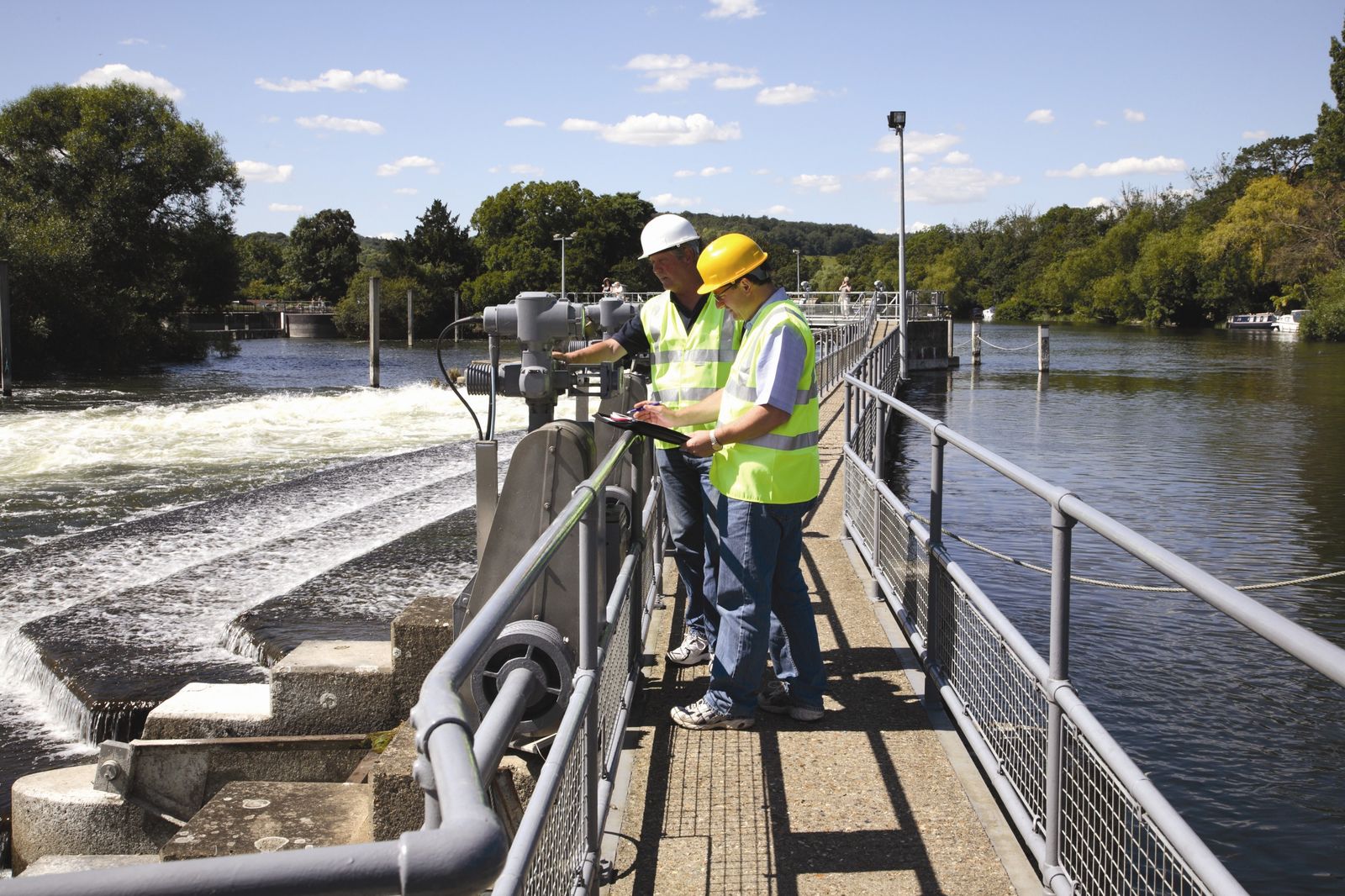 Kee Klamp® Pipe Fittings - Modular Guardrail & Railing Systems - Kee Safety